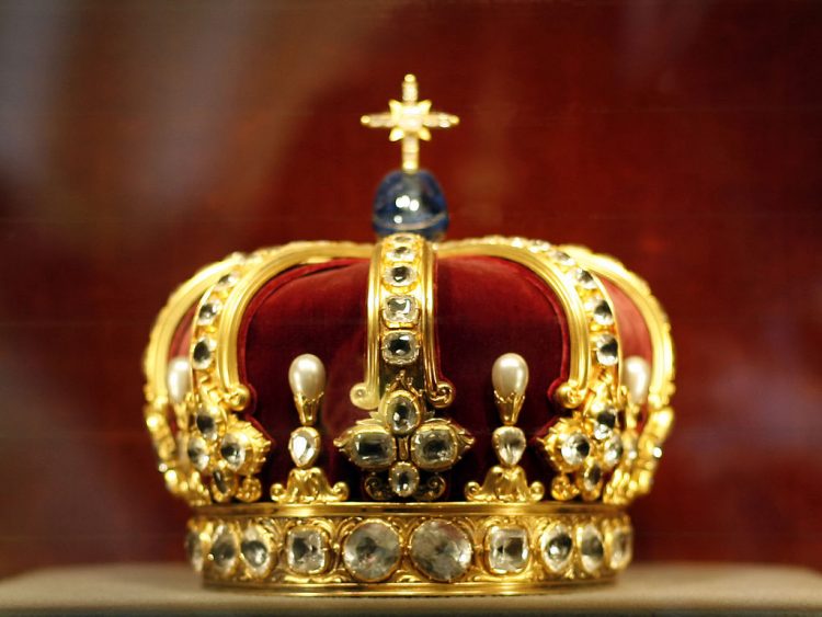 Simbolismo de... la corona - Biblioteca de Nueva Acrópolis