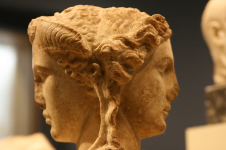 Jano, el dios dedicado a enero - Biblioteca de Nueva Acrópolis