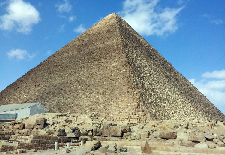 Simbolismo de... la pirámide - Biblioteca de Nueva Acrópolis